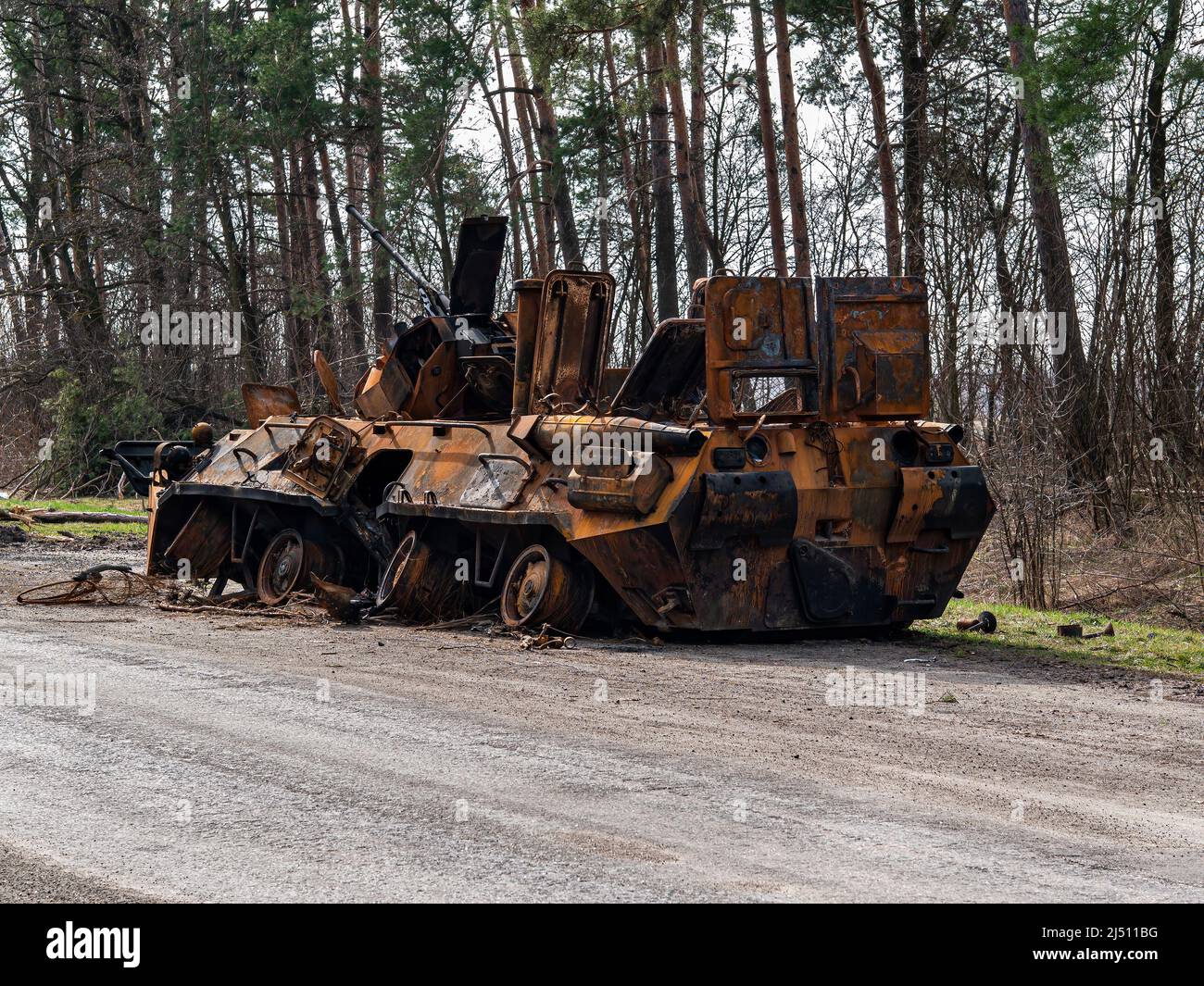 Krieg in der Ukraine. Gepanzerte Fahrzeuge der russischen Armee auf den ... Krieg in der Ukraine. Gepanzerte Fahrzeuge der russischen Armee auf den ...