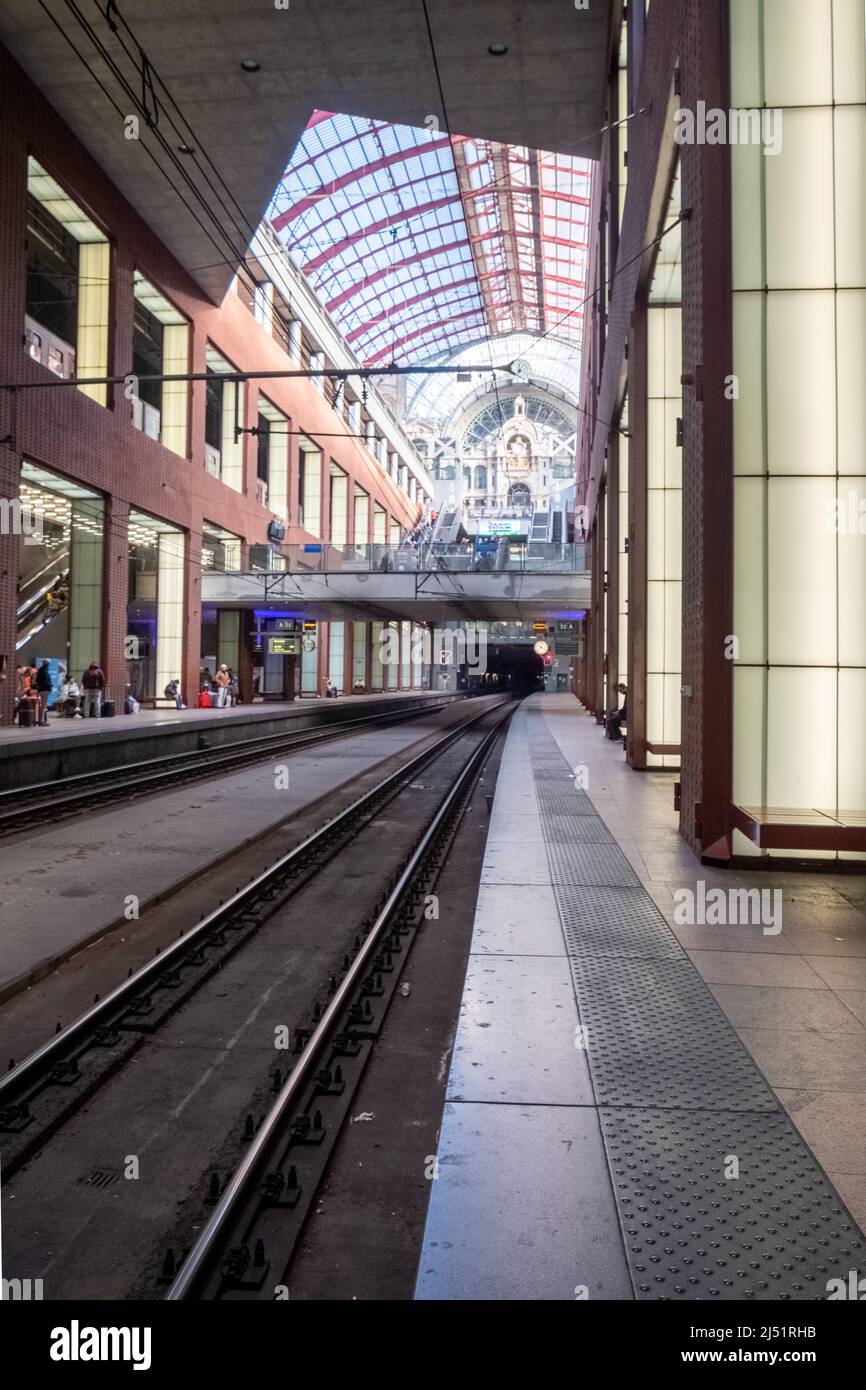 Hauptbahnhof antwerpen -Fotos und -Bildmaterial in hoher Auflösung – Alamy