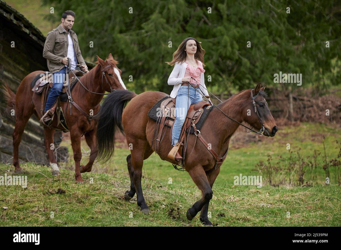 Eine KÖNIGLICHE LIEBESGESCHICHTE von links: Brent Daugherty, Philippa ...