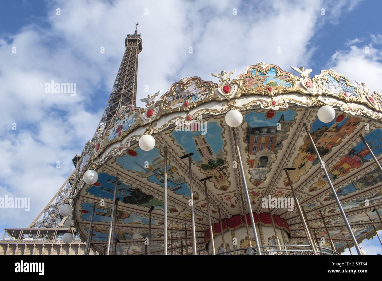 Karussell frankreich paris wahrzeichen -Fotos und -Bildmaterial in ...