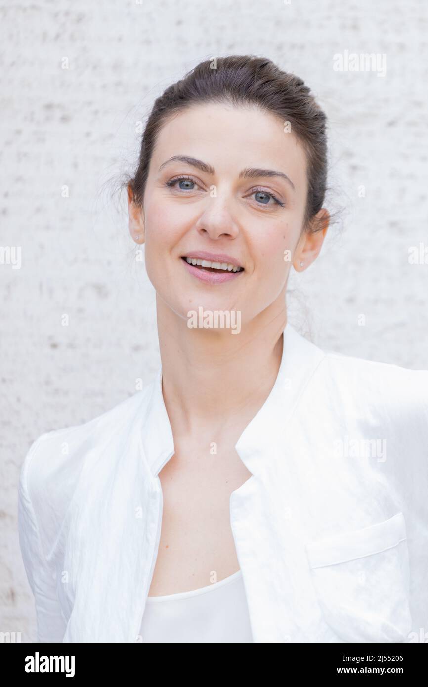 Rom, Italien, 20. April 2022 - die Schauspielerin Barbara Ronchi nimmt ...