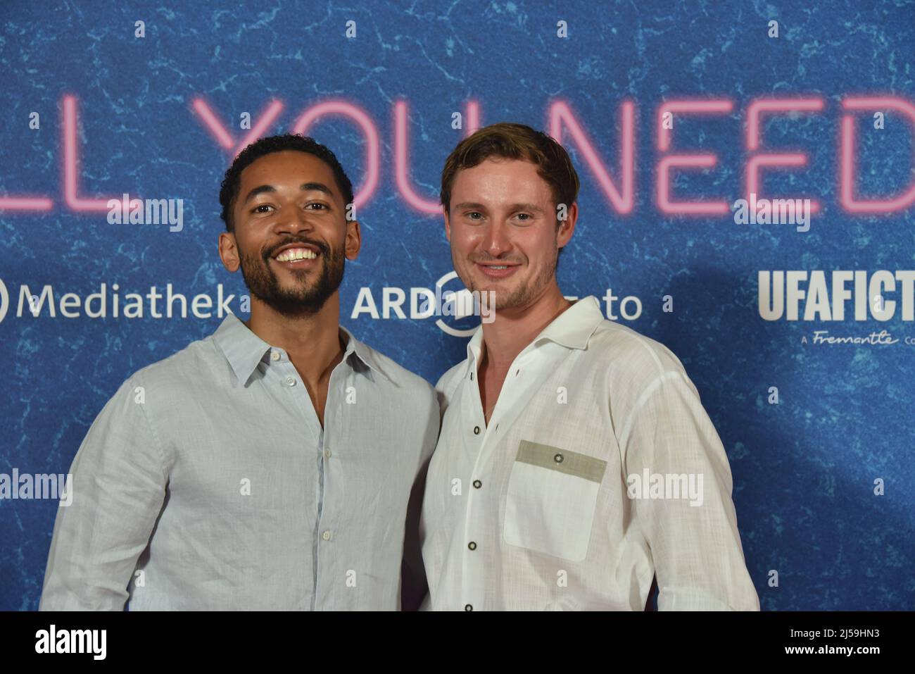 Köln, Deutschland. 20. April 2022. Die Schauspieler Benito Bause und ...