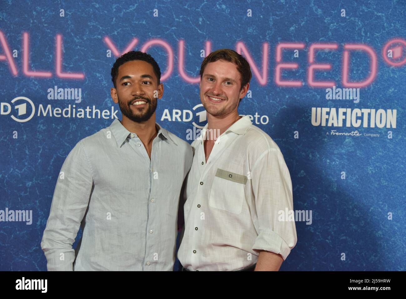 Köln, Deutschland. 20. April 2022. Die Schauspieler Benito Bause und ...