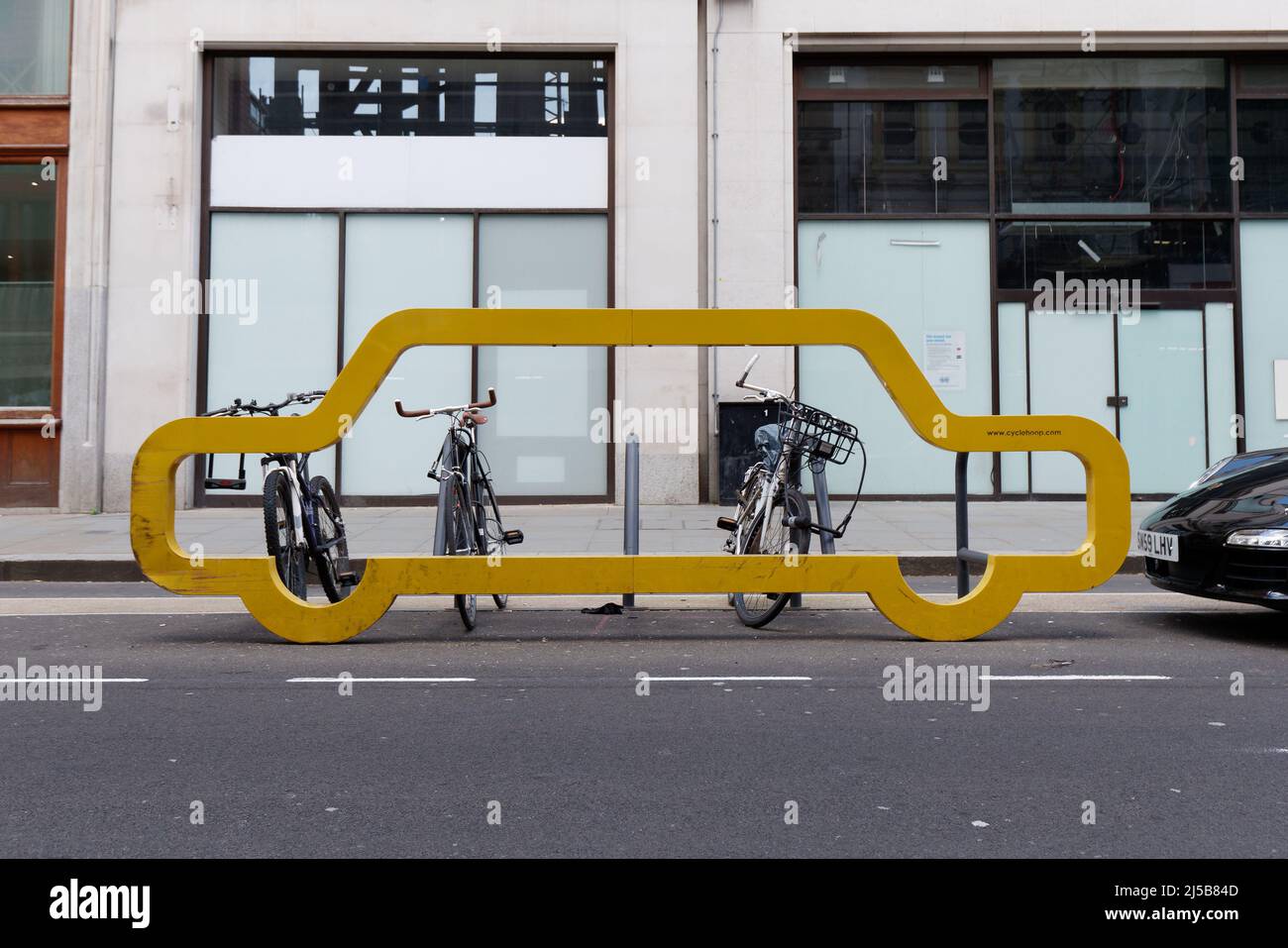 Bike rack london -Fotos und -Bildmaterial in hoher Auflösung – Alamy