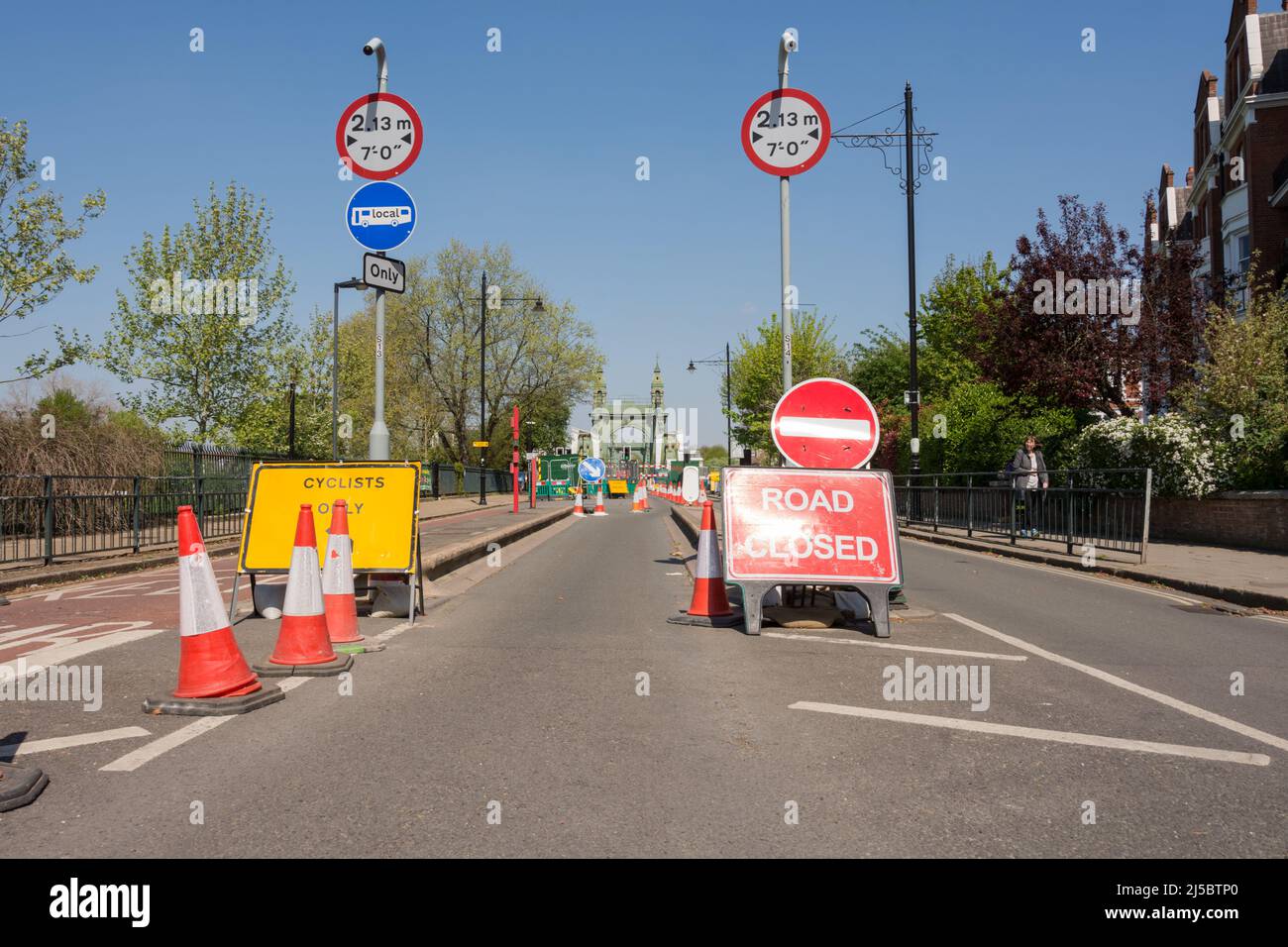 London bridge poller menschen -Fotos und -Bildmaterial in hoher ...