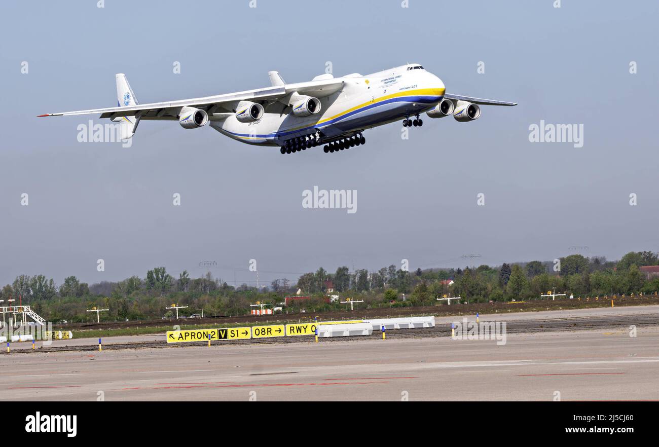 Antonov an 225 mrija -Fotos und -Bildmaterial in hoher Auflösung – Alamy