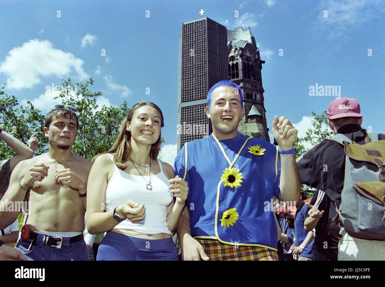 Love parade berlin 1997 -Fotos und -Bildmaterial in hoher Auflösung – Alamy