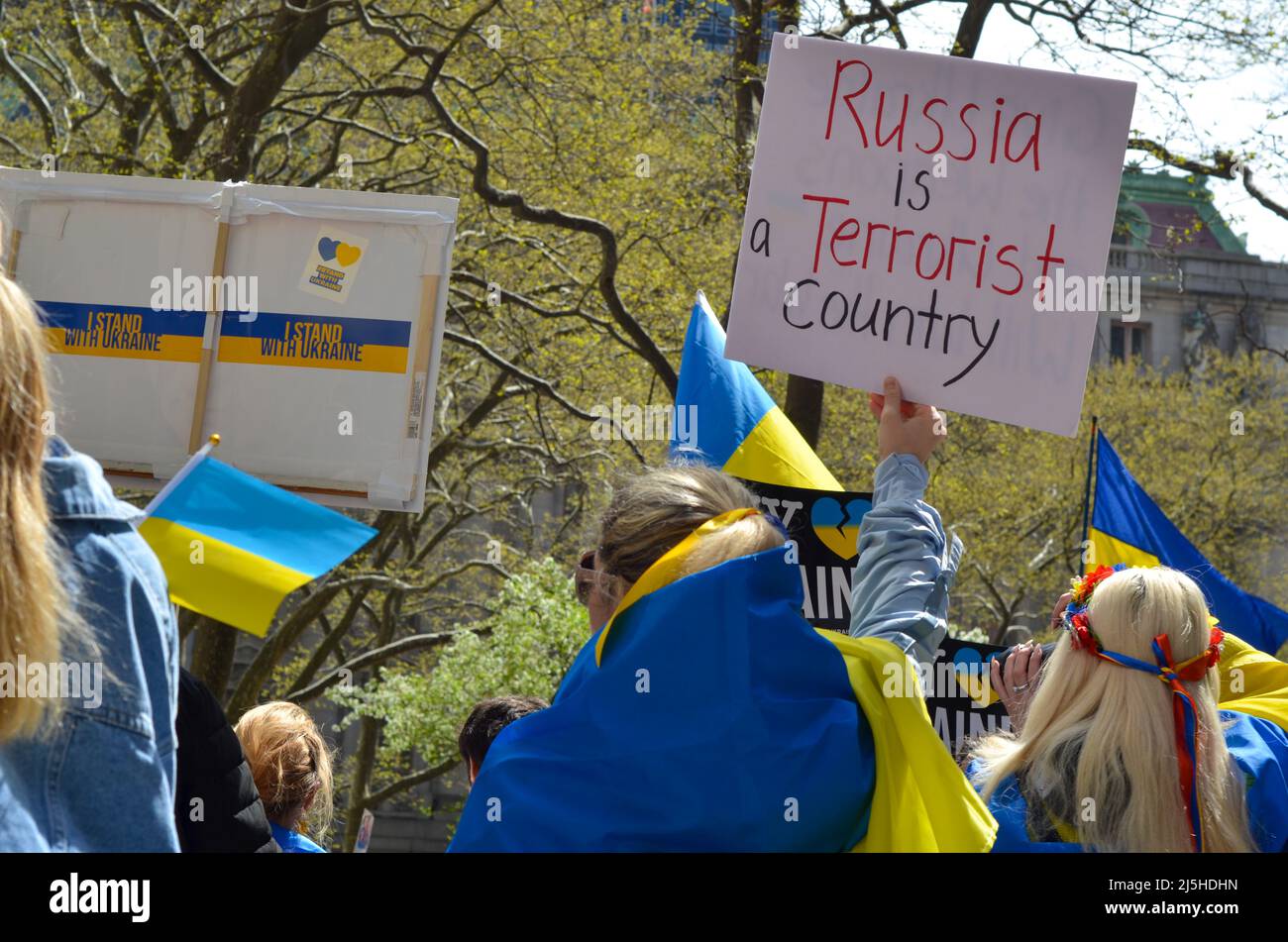 Wir stehen mit ukraine demonstrator -Fotos und -Bildmaterial in hoher ... Wir stehen mit ukraine demonstrator -Fotos und -Bildmaterial in hoher ...