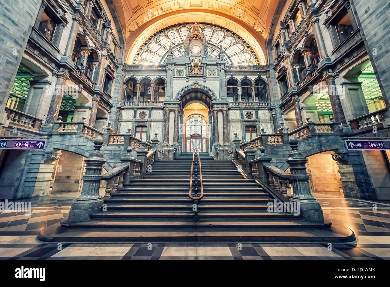 Stadt urlaub transport -Fotos und -Bildmaterial in hoher Auflösung – Alamy