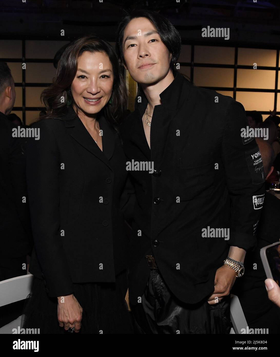 (L-R) Michelle Yeoh und Vanness Wu bei den East West Players 56. Anniversary Visionary Awards ...