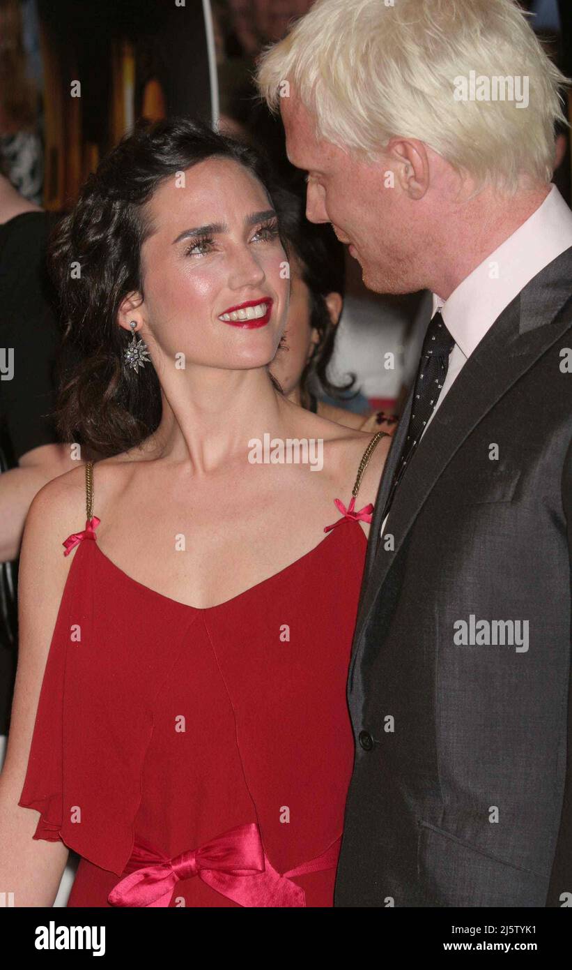 Jennifer Connelly und Paul Bettany besuchen am 27. Juni 2005 die ...
