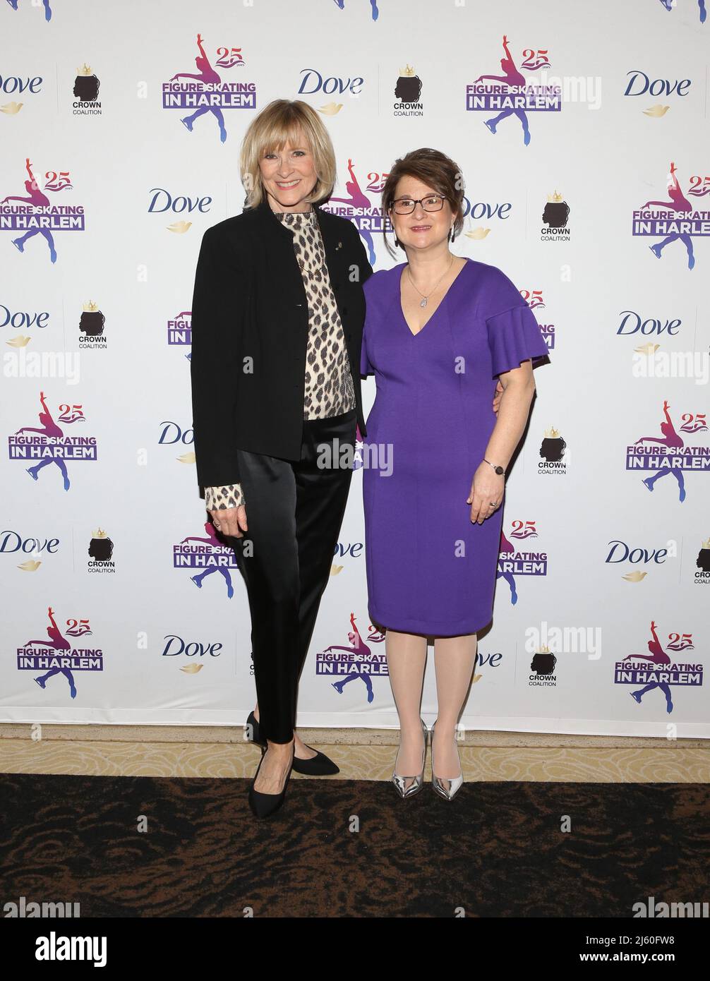 Jo Jo Starbuck und Sharon Cohen nehmen an der Gala zum Eiskunstlauf ...