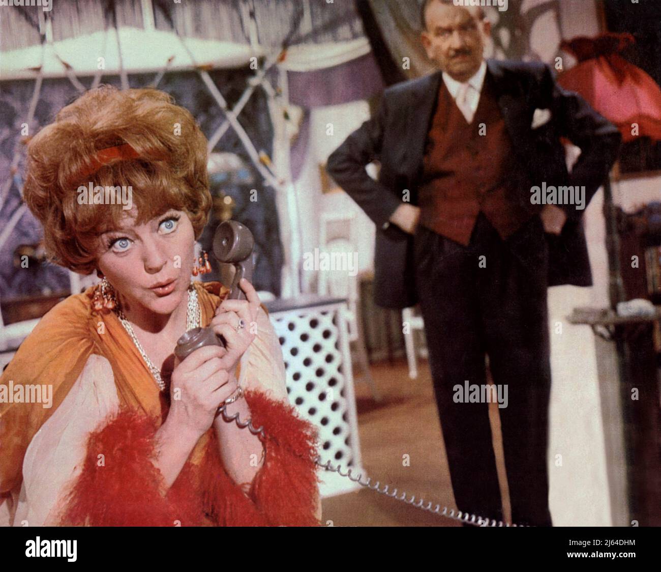 DORA BRYAN, RAYMOND HUNTLEY, DIE GROSSE ST. TRINIAN'S-EISENBAHNRAUB ...