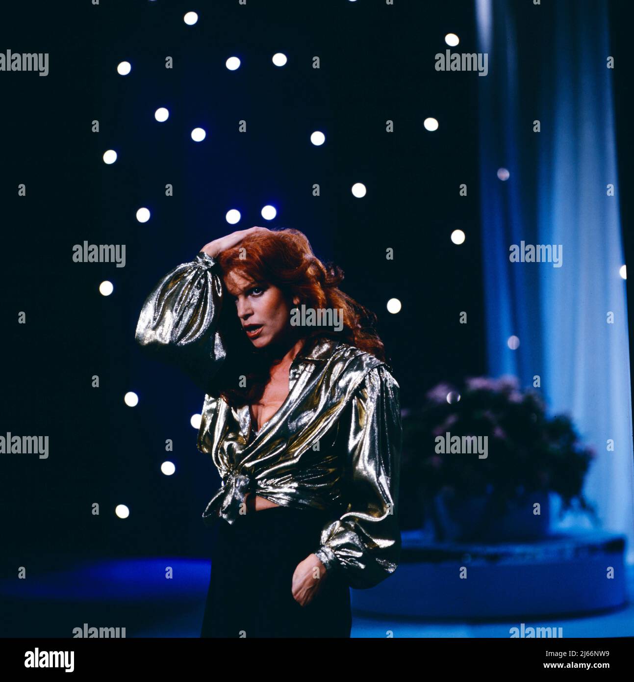 The italian singer milva -Fotos und -Bildmaterial in hoher Auflösung ...