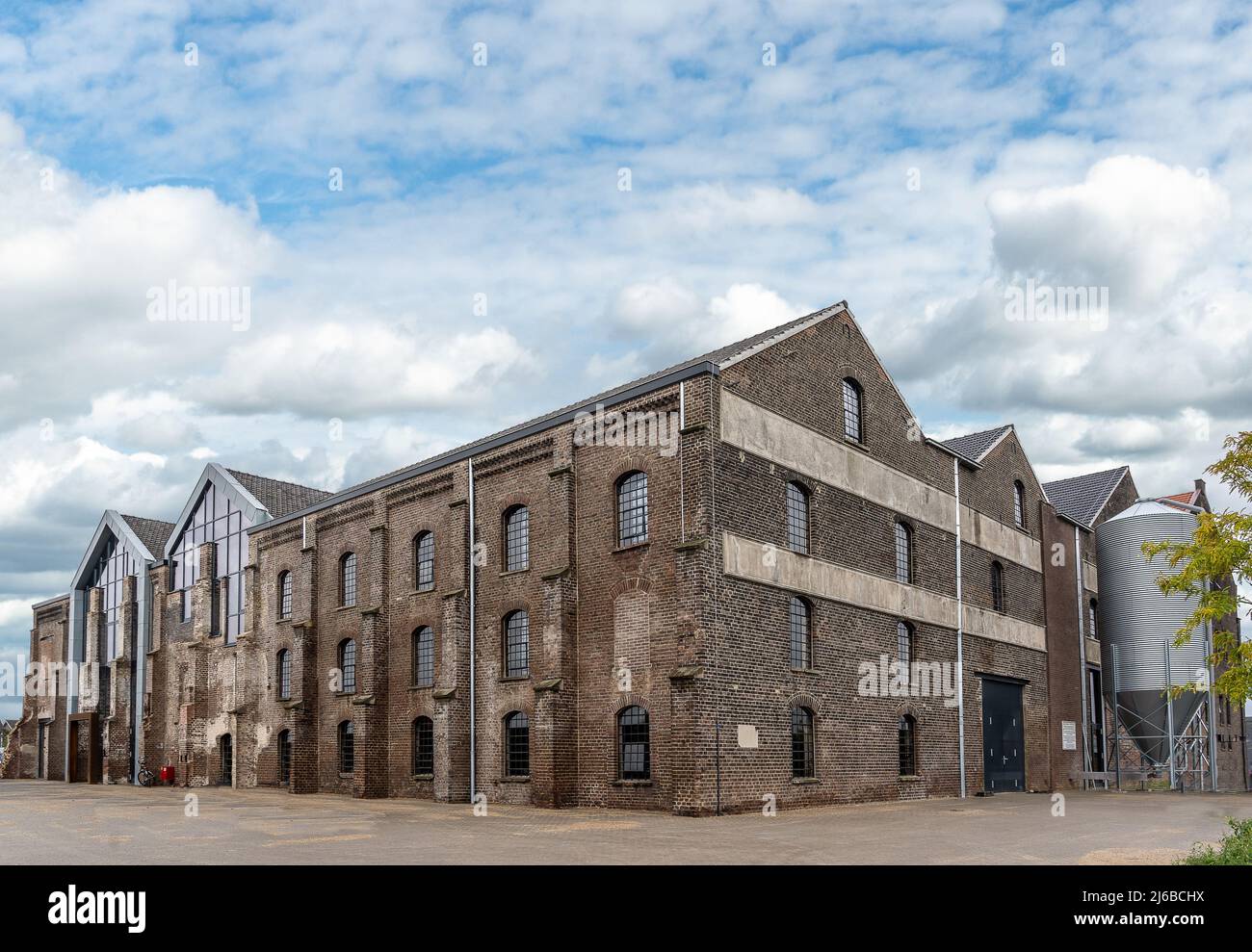 Alte fabrik restauriert -Fotos und -Bildmaterial in hoher Auflösung – Alamy