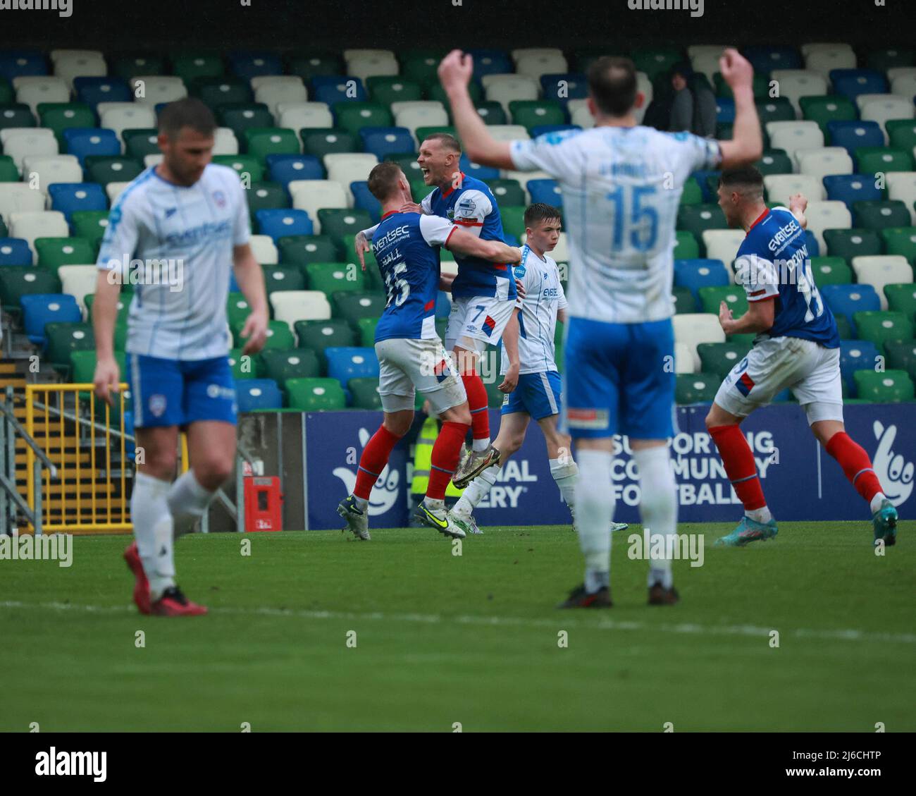 Ben hall linfield irische premiership -Fotos und -Bildmaterial in hoher ...