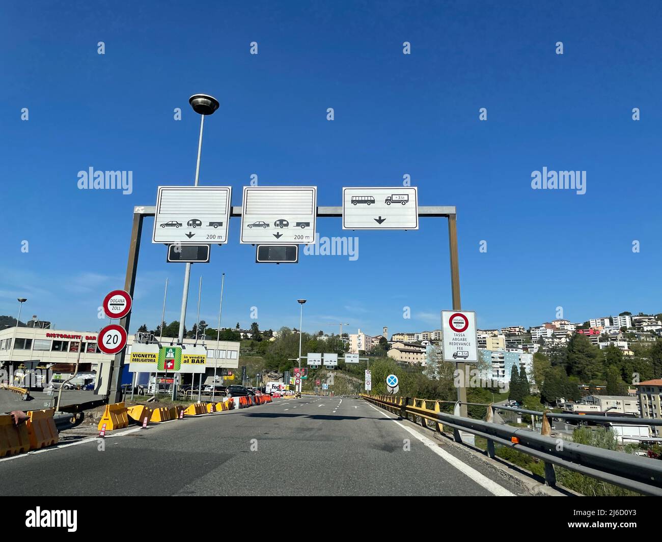 Chiasso, Italien, 19.04.2022. Grenzübergang Como Chiasso auf der ...