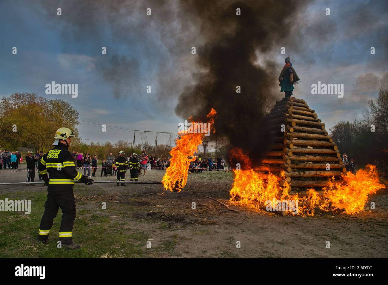 Walpurgis Night - Burning of the Witches. An vielen Orten des Landes ...