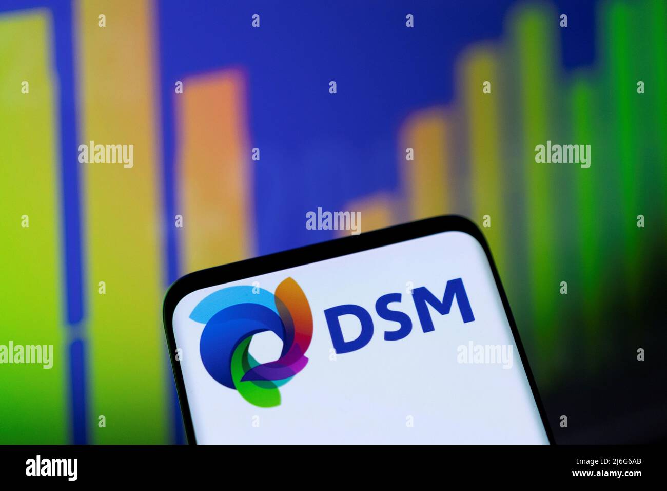 Das DSM-Logo und das Aktiendiagramm sind in dieser Abbildung vom 1. Mai 2022 zu sehen. REUTERS ...
