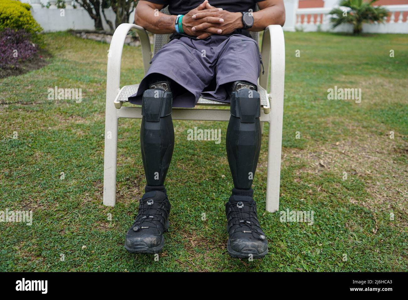 Erster doppelamputierter oberhalb des knies -Fotos und -Bildmaterial in ...