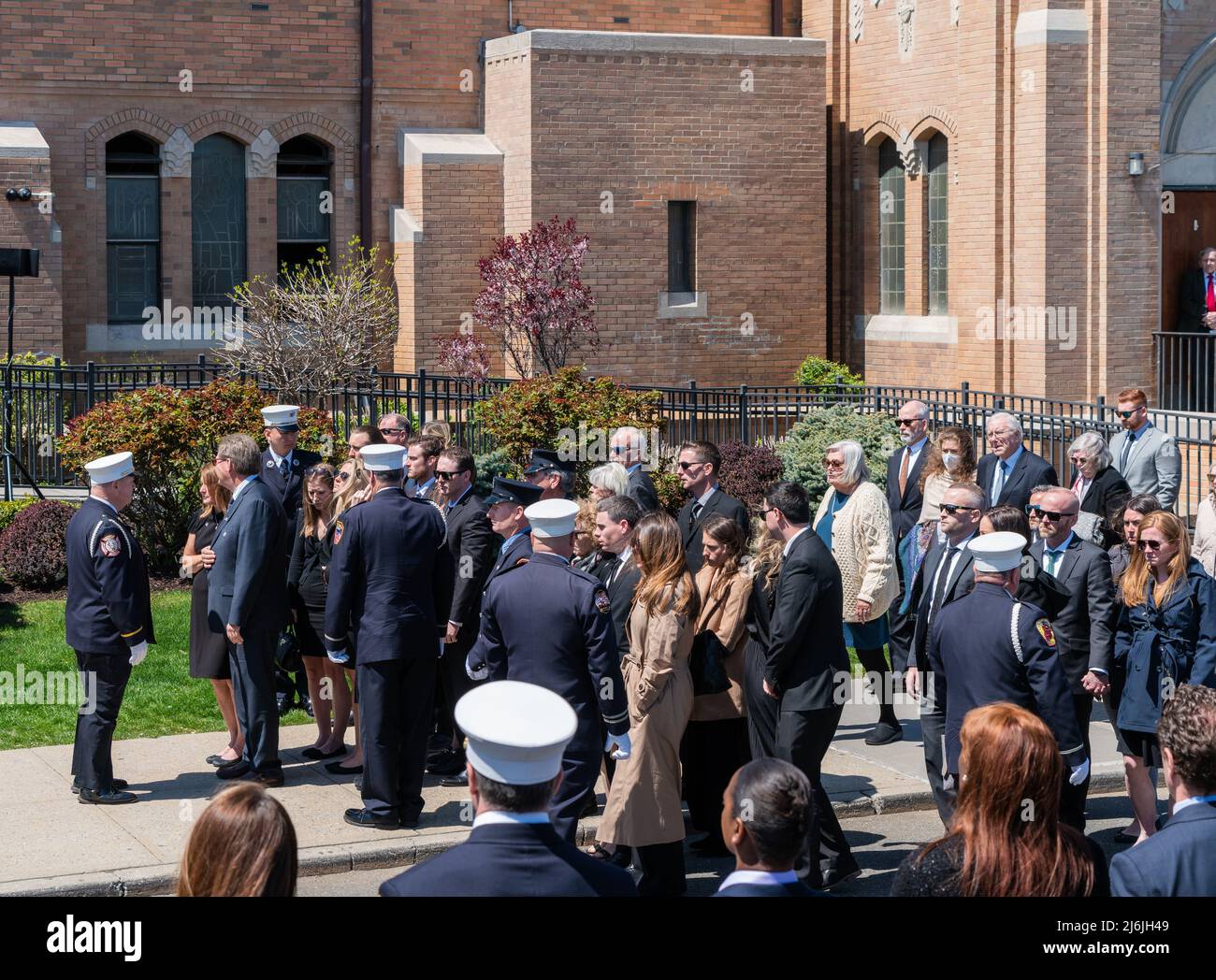 Familie, Freunde und Tausende Feuerwehrmänner verabschiedeten den ...