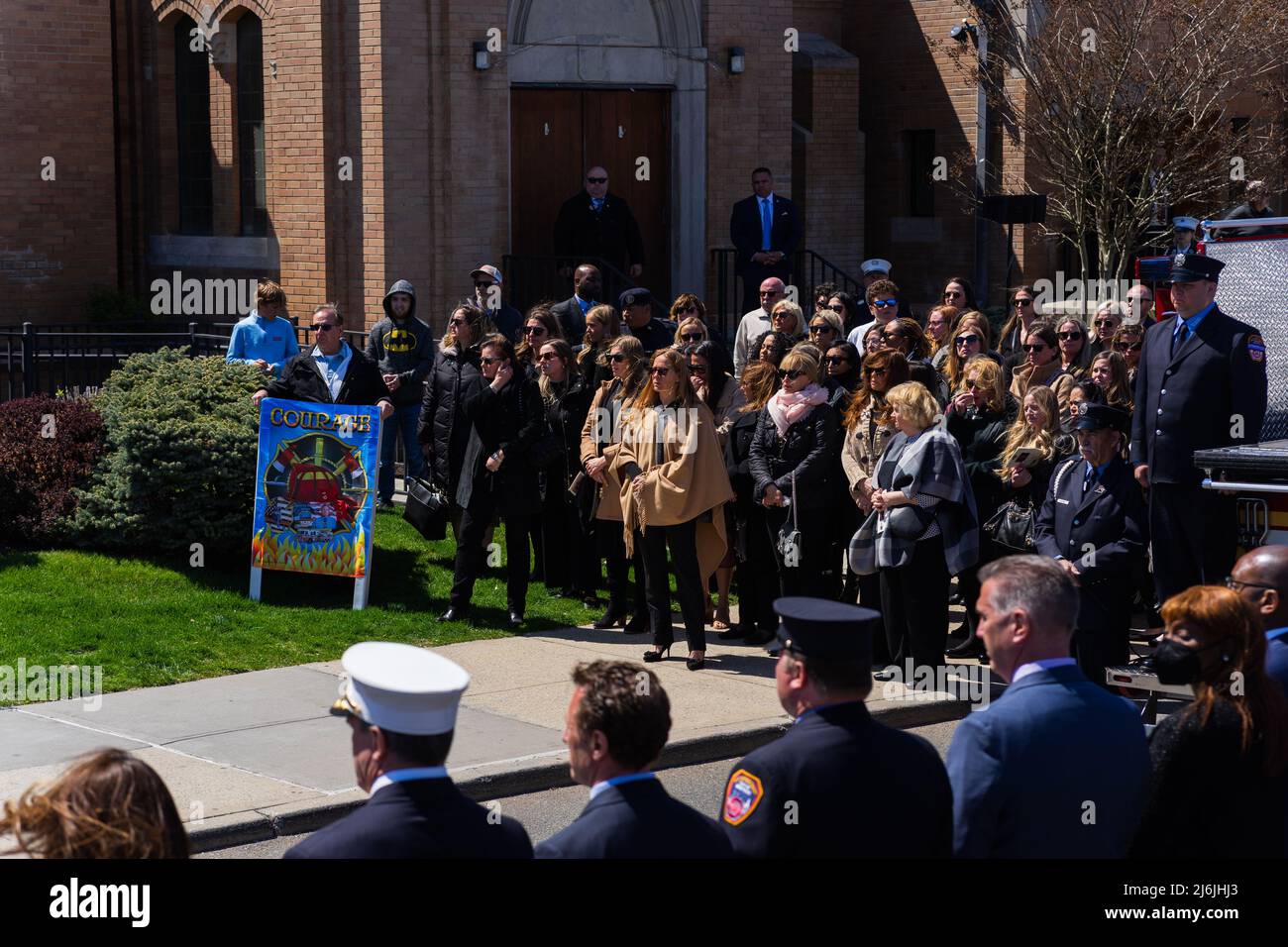Familie, Freunde und Tausende Feuerwehrmänner verabschiedeten den ...