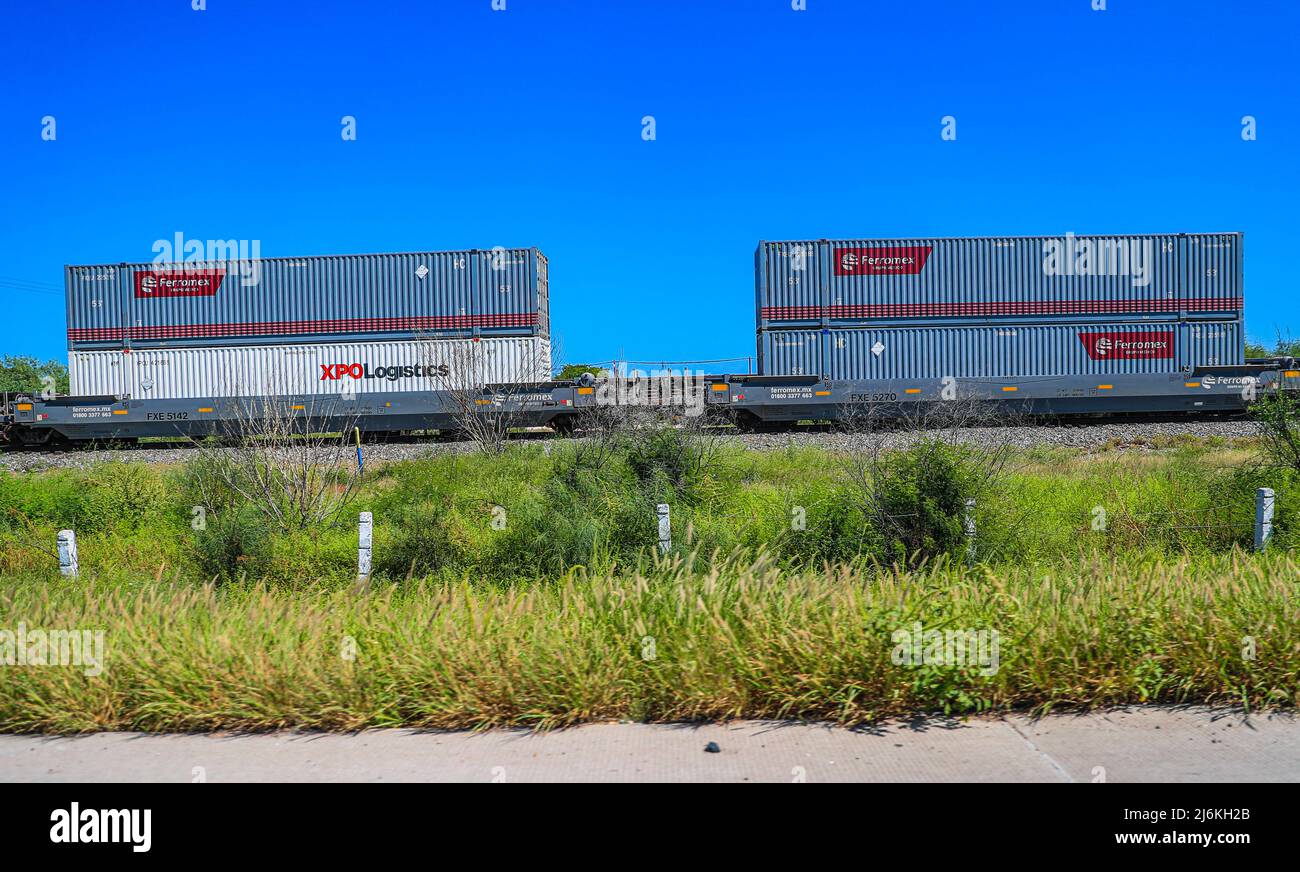 Feromex Company Zug durch Navojoa, Sonora Mexiko. Mexikanischer Verkehr ...