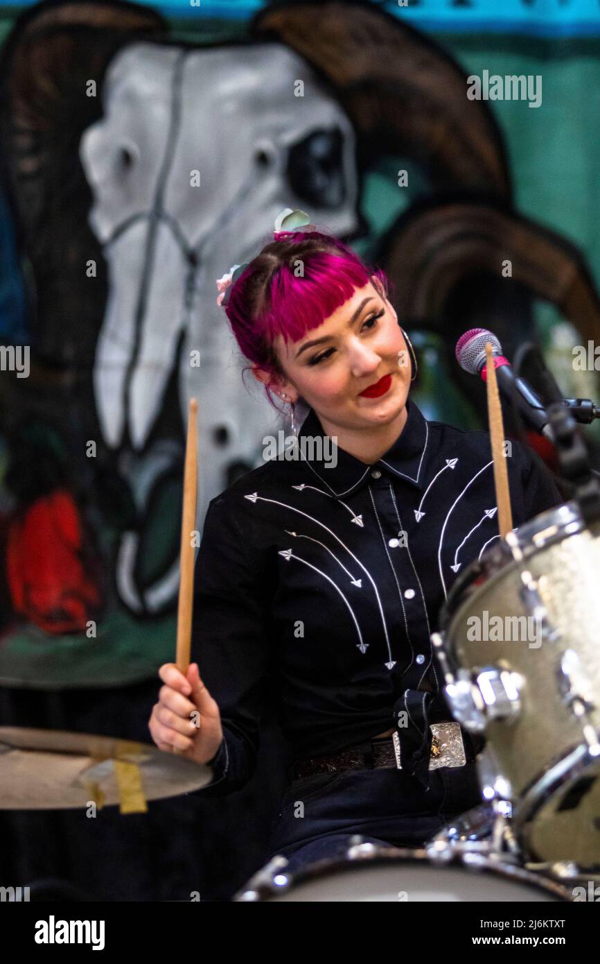 Lucy rock -Fotos und -Bildmaterial in hoher Auflösung – Alamy