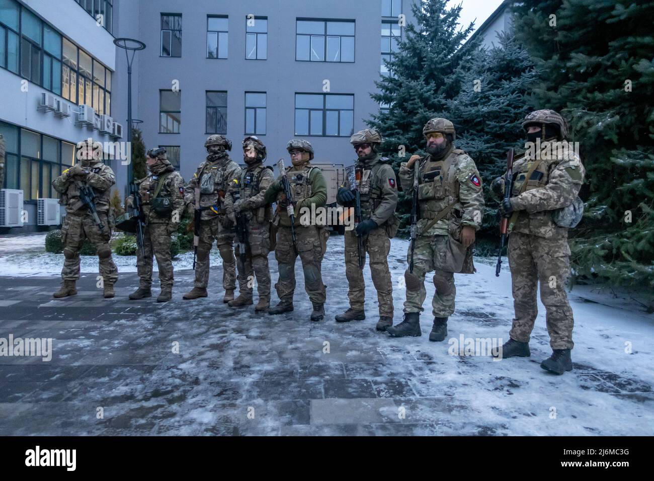 KIEW, UKRAINE, 01. März. Mitglieder eines Bataillons der territorialen ...
