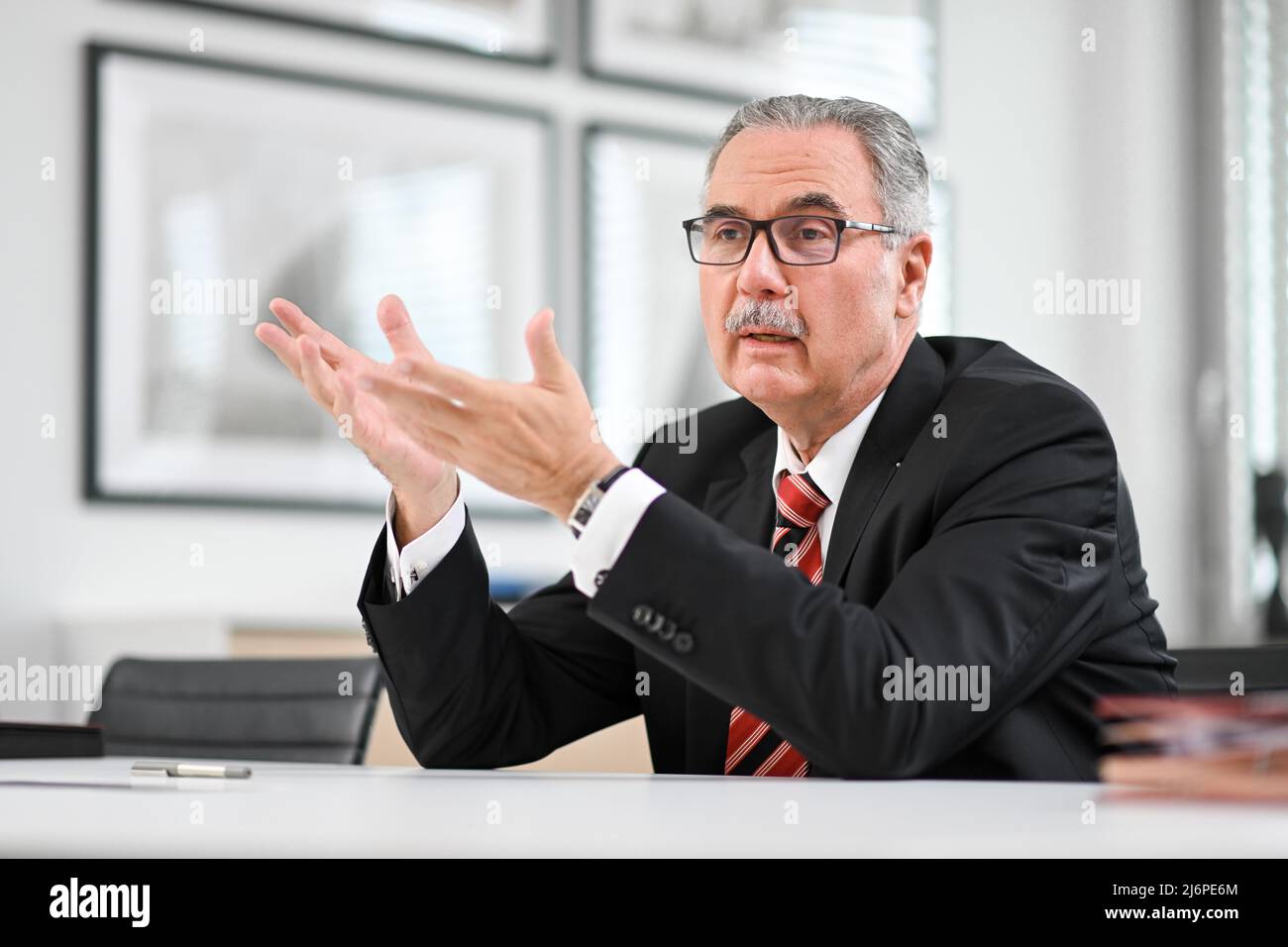 25. April 2022, Bayern, München: Prof. Dr. Markus Lerch, Ärztlicher ...