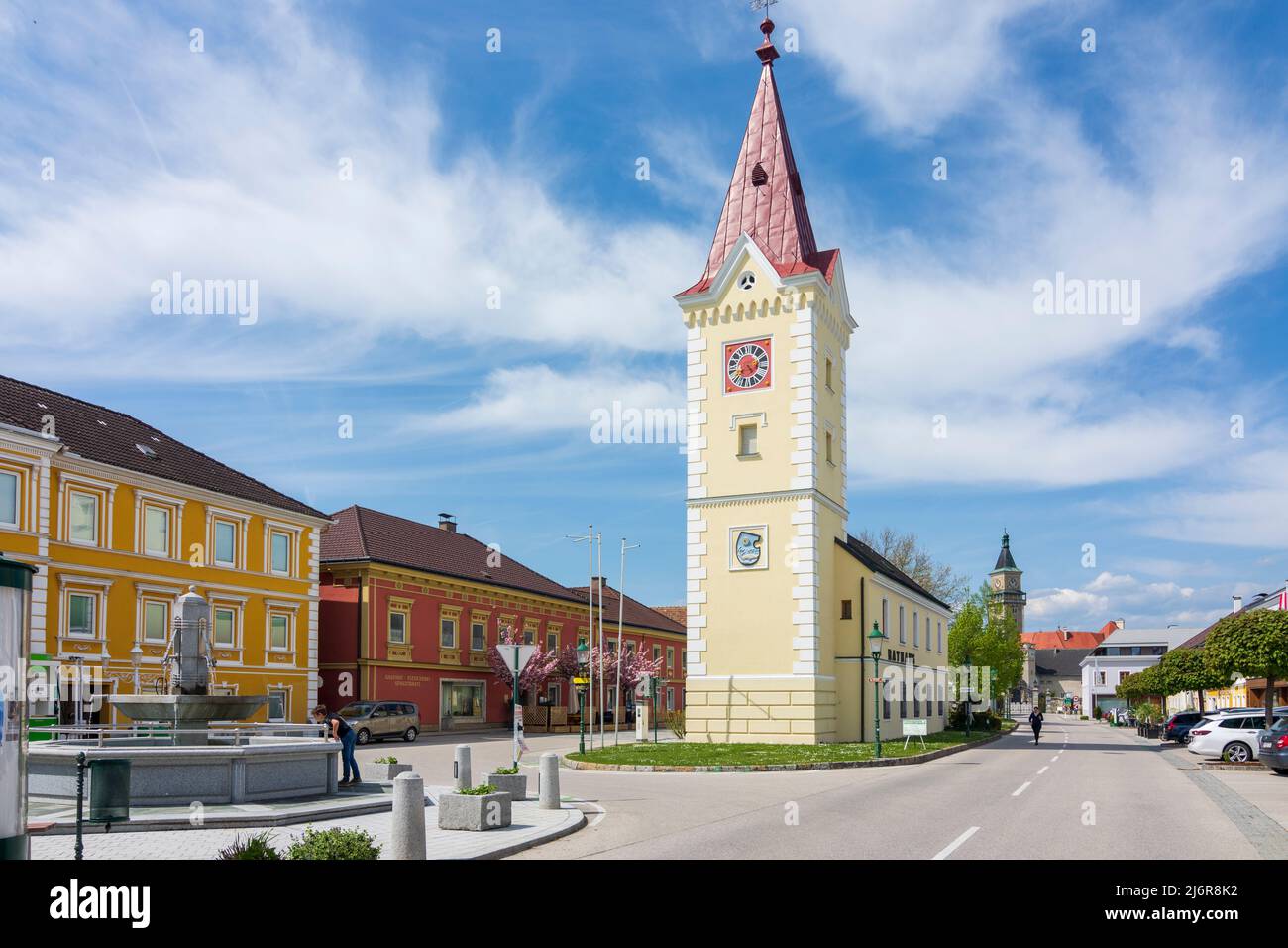 Wallsee-Sindelburg: Hauptplatz Hauptplatz, Rathaus, Schloss Wallsee in ...