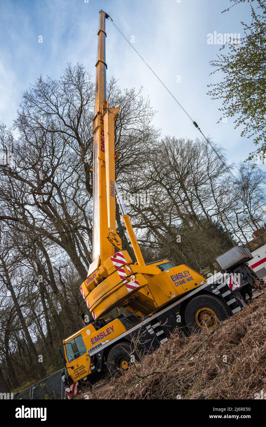 Kran mietwagen -Fotos und -Bildmaterial in hoher Auflösung – Alamy