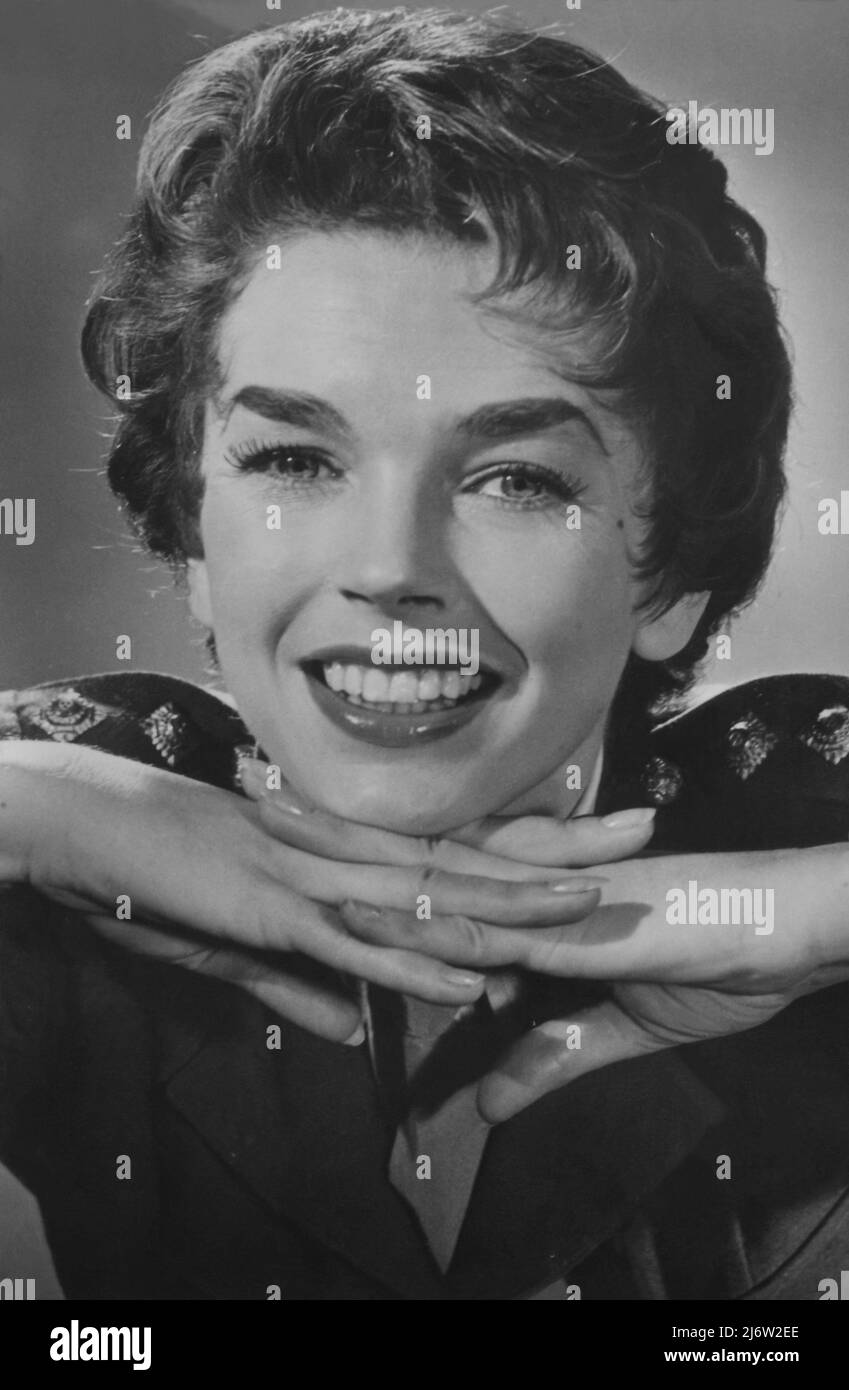 Dawn addams dawn -Fotos und -Bildmaterial in hoher Auflösung – Alamy