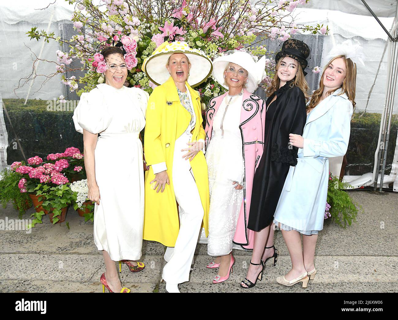 Alexandra Lebenthal, Ali Wentworth, Sharon Jacobs nehmen am 4. Mai 2022 ...