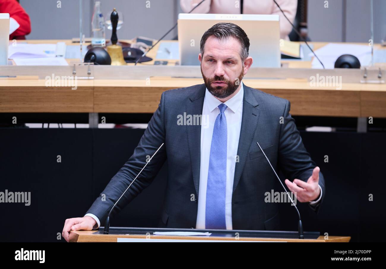 05. Mai 2022, Berlin: Tom Schreiber (SPD), Abgeordneter im Berliner Abgeordnetenhaus spricht im ...