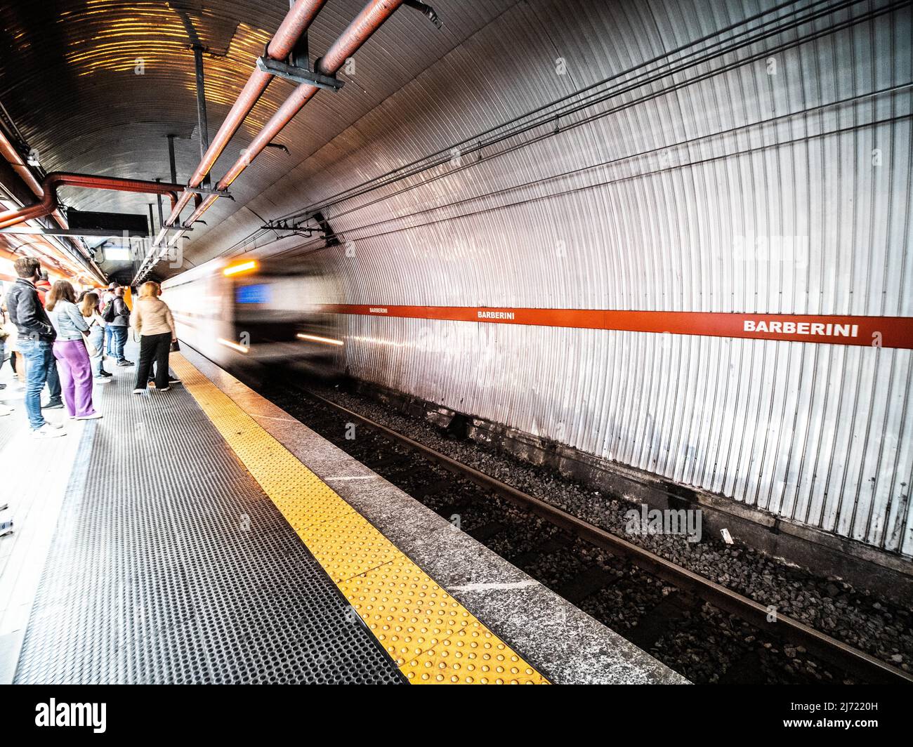 Barberini u bahn station rom italien -Fotos und -Bildmaterial in hoher ...