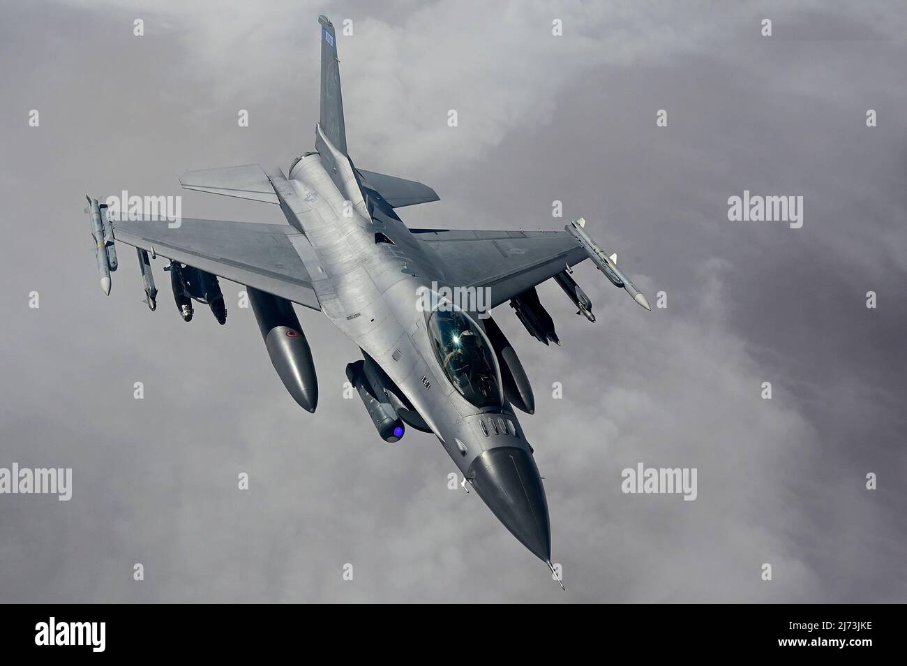 Ein F-16 Kampfflugzeug der US-Luftwaffe, das dem Expeditionary Fighter ...