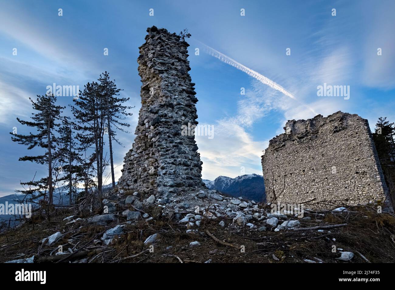 Burg San Pietro in Torcegno: Die verdrängten Mauern der imposanten ...