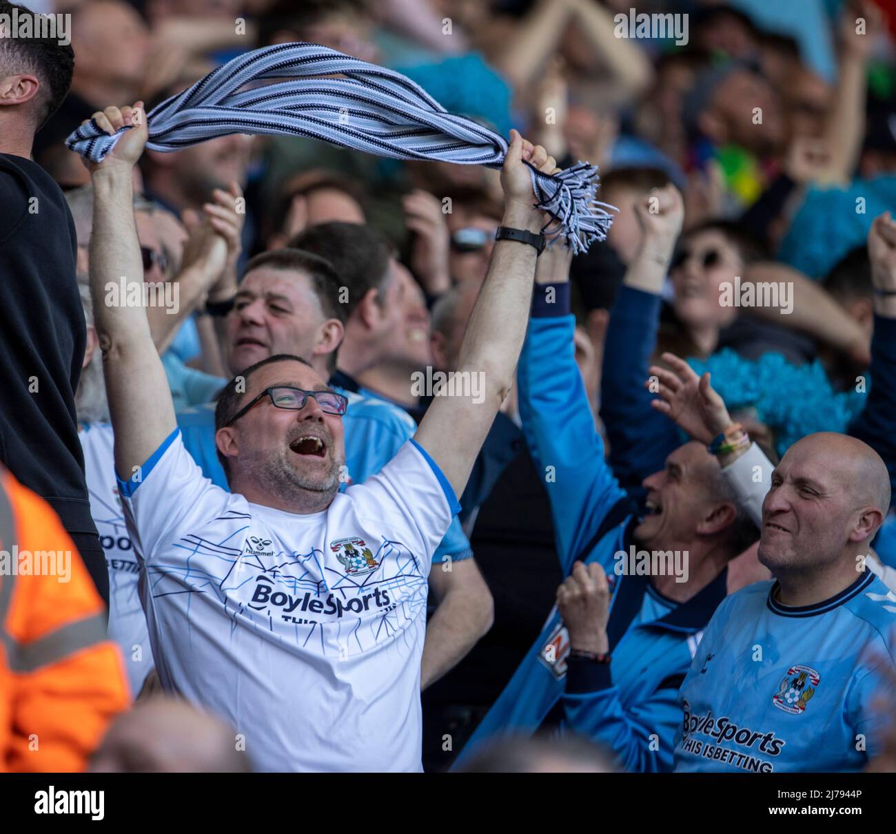 Coventry fan -Fotos und -Bildmaterial in hoher Auflösung – Alamy