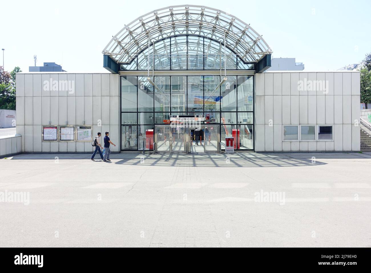 Wien, U-Bahn-Linie U3, Station Kendlerstraße // Wien, U-Bahn-Linie U3 ...