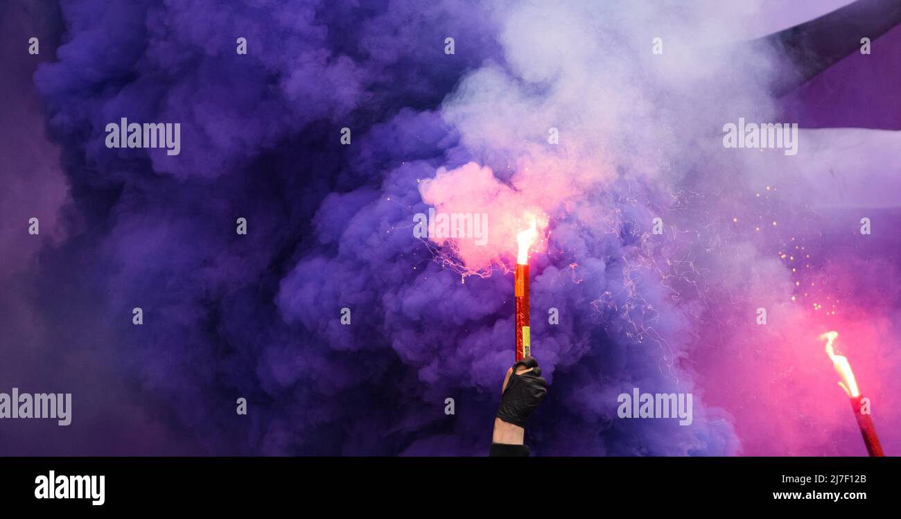 Hooligan pyro -Fotos und -Bildmaterial in hoher Auflösung – Alamy
