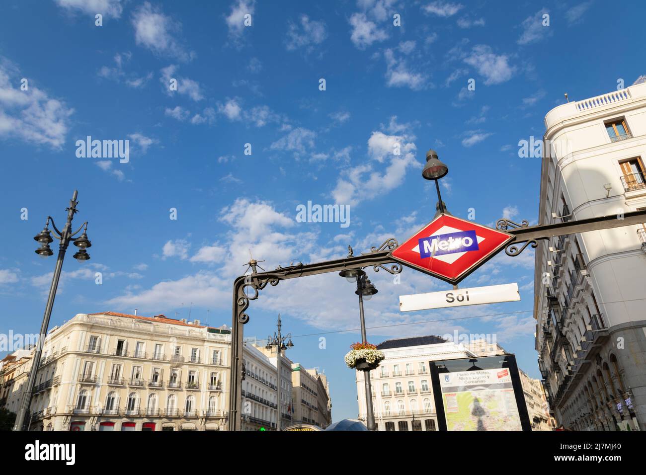 Sol metro station logo -Fotos und -Bildmaterial in hoher Auflösung – Alamy