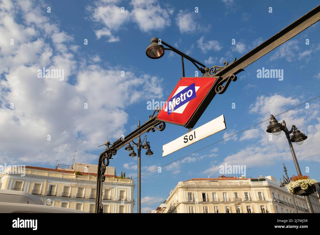 Sol metro station logo -Fotos und -Bildmaterial in hoher Auflösung – Alamy