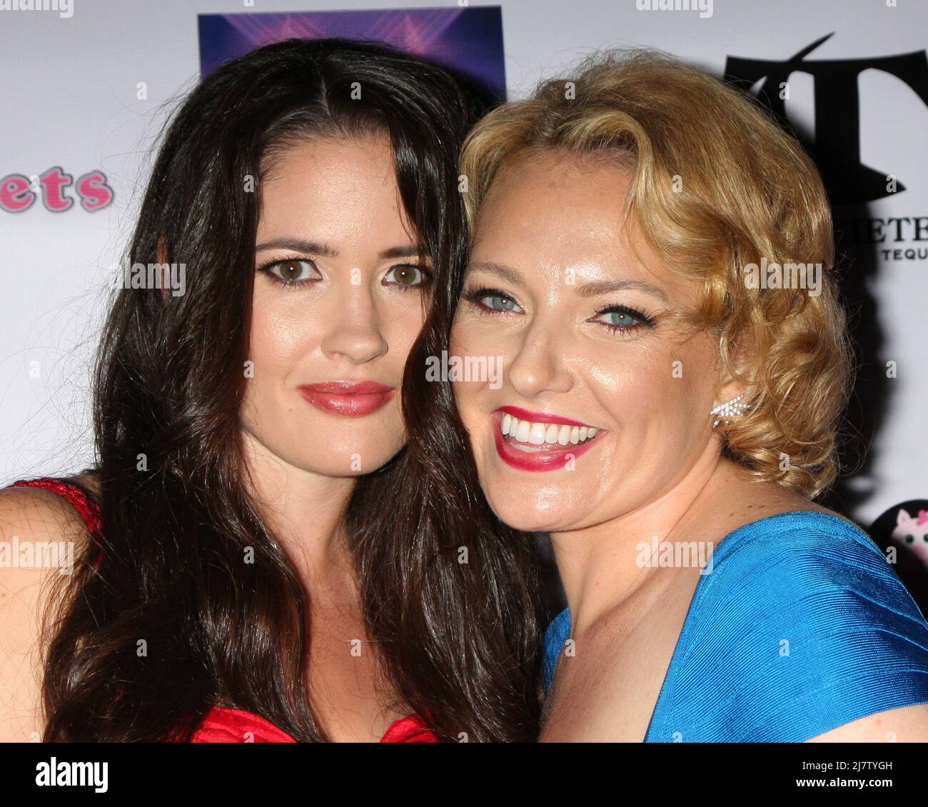 LOS ANGELES - SEP 18: Anna Borchert, Heather Lee Moss bei der Premiere-Party „Daughters of POP ...