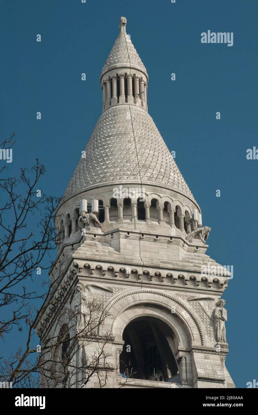 Im Glockenturm der Basilika Sacré-Cœur befindet sich eine der ...