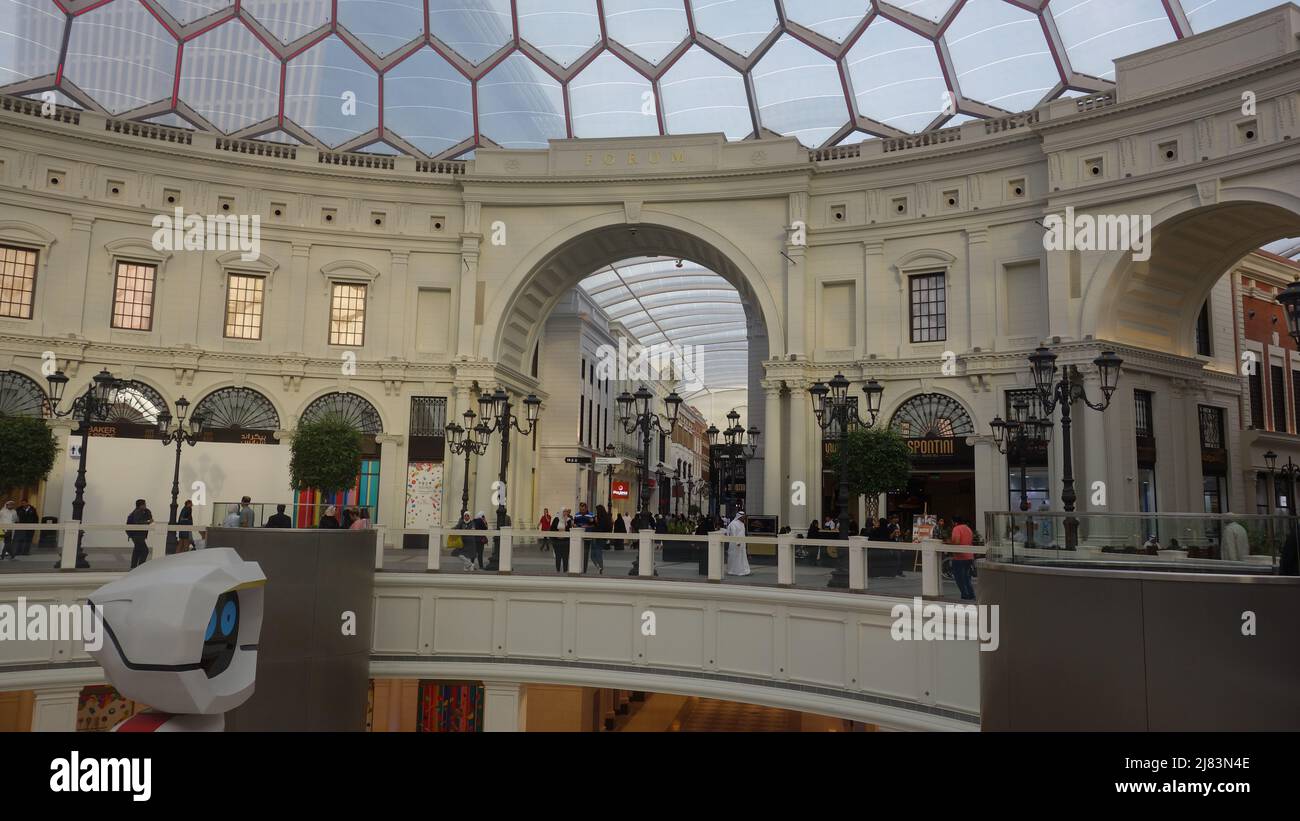 Avenues mall in kuwait -Fotos und -Bildmaterial in hoher Auflösung – Alamy