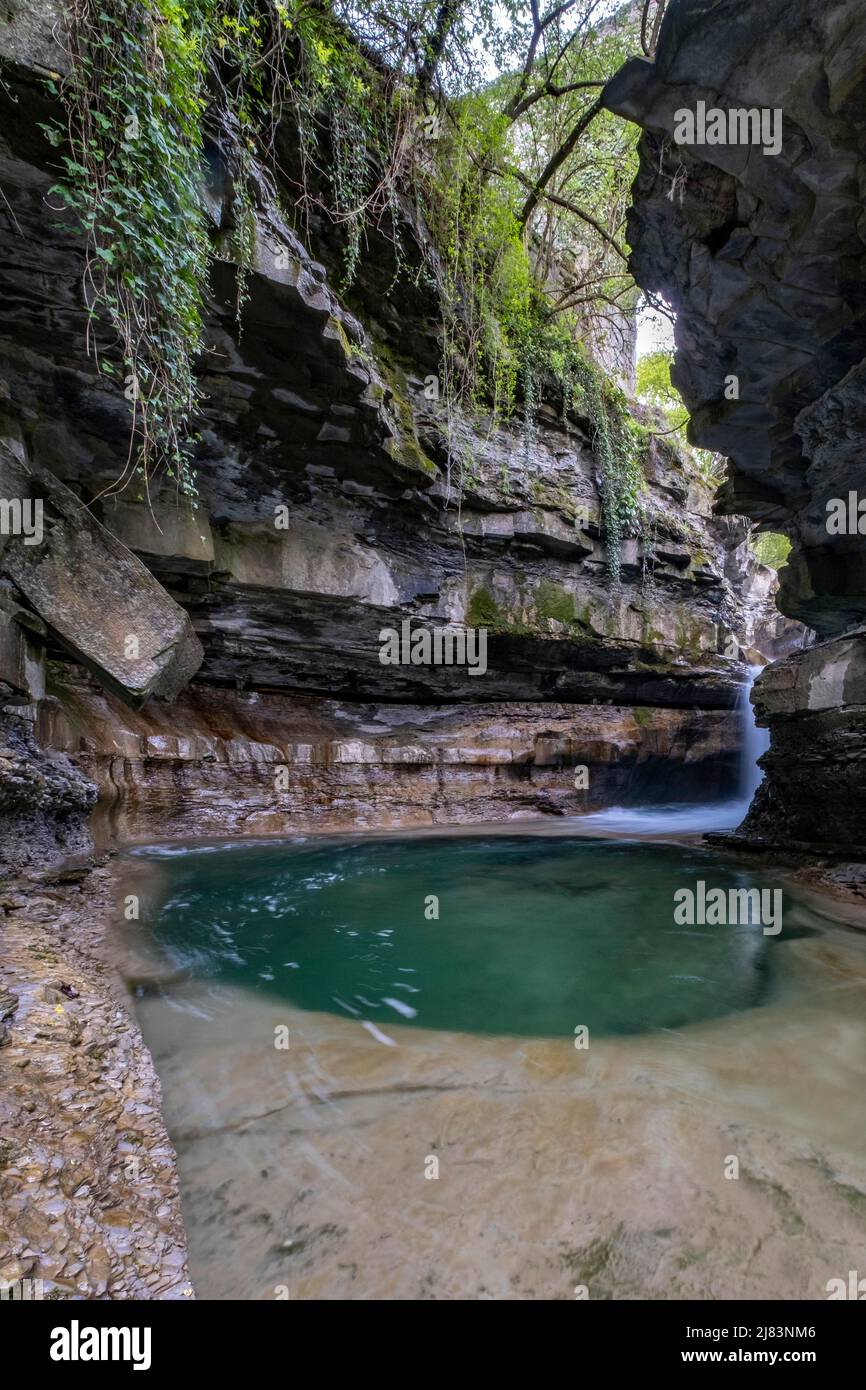 Grotte Cascata Urlante a Premilcuore, Parco Nazionale delle Foreste ...