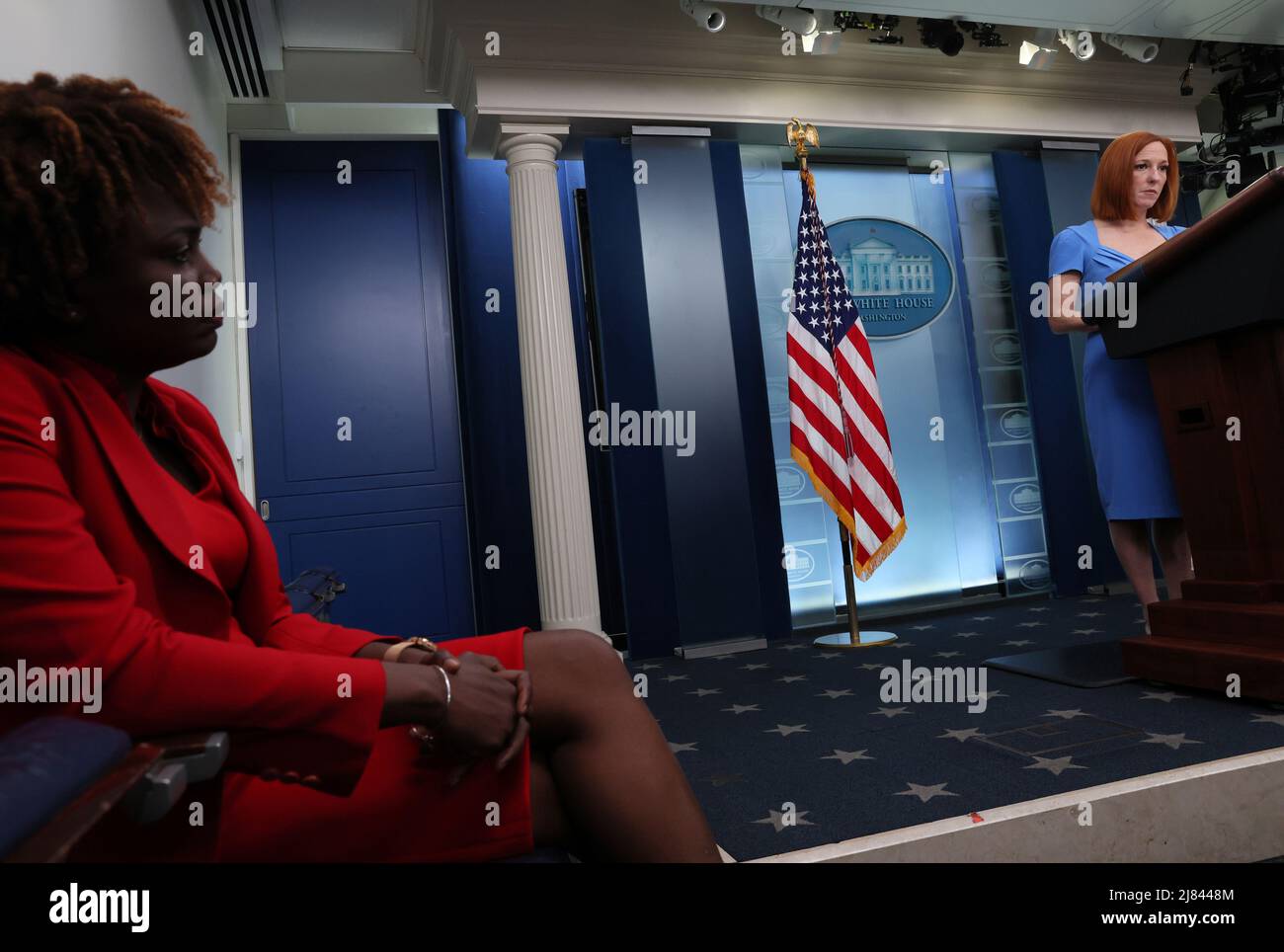 Die US-Pressesprecherin des Weißen Hauses, Jen Psaki, hält demnächst eine Pressekonferenz ab ...