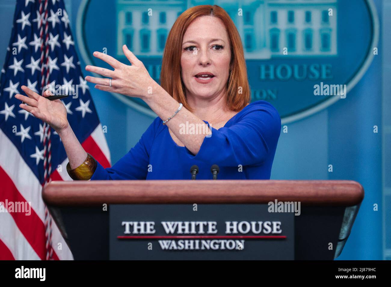 Washington DC, USA. 13.. Mai 2022. Die Presseministerin Jen Psaki führt am 13. Mai 2022 als ...