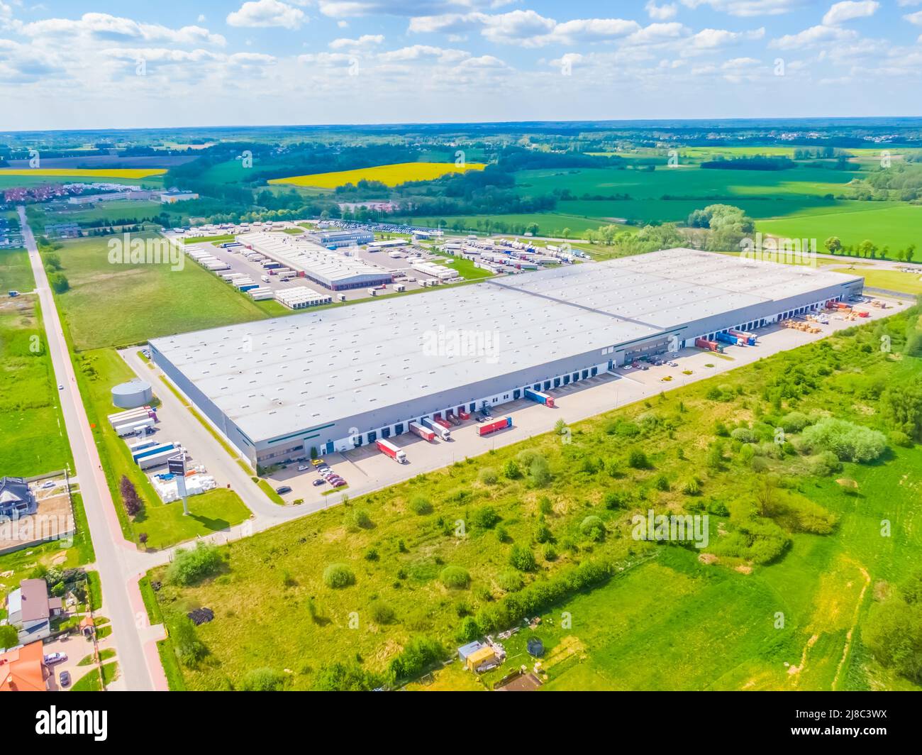 Luftaufnahme von Warenlager. Logistik Zentrum in der industriellen Zone ...